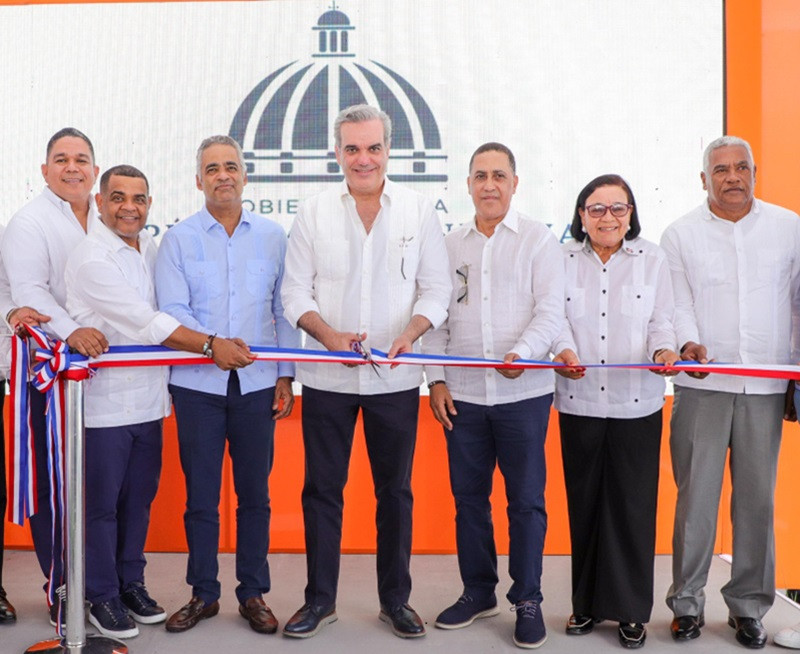 Presidente Abinader inaugura primer tramo carretero entre Barahona y ... Presidente Abinader inaugura primer tramo carretero entre Barahona y ...